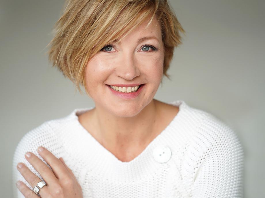 Cornelia – Model – Kategorie: Commercial, People